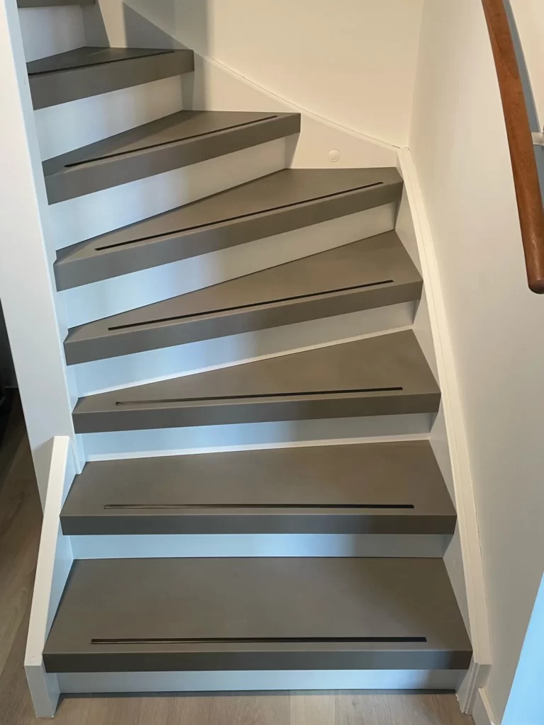 Traprenovatie Met Betonlook Allegro PVC Tredes - DigiTrap Traprenovatie